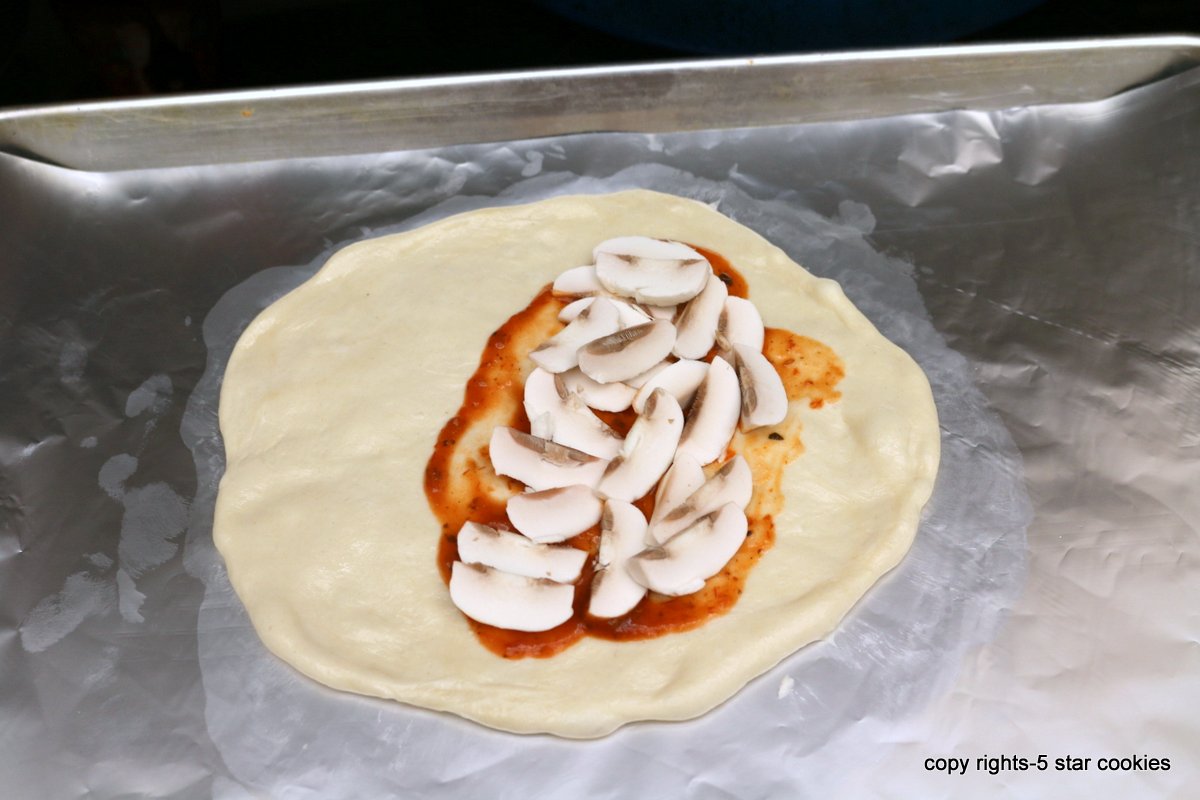Easy Calzone Pizza Recipe - Italian Love - 5 Star Cookies