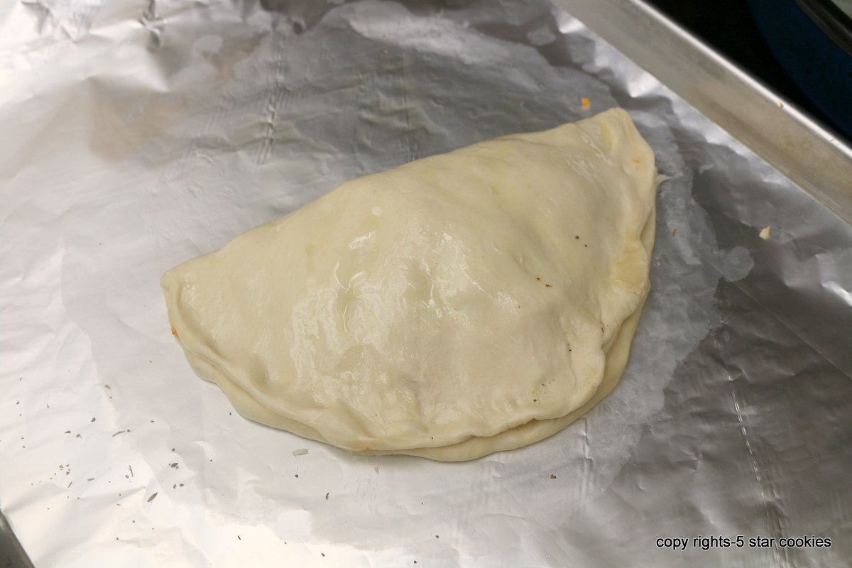 Easy Calzone Pizza Recipe - Italian Love - 5 Star Cookies