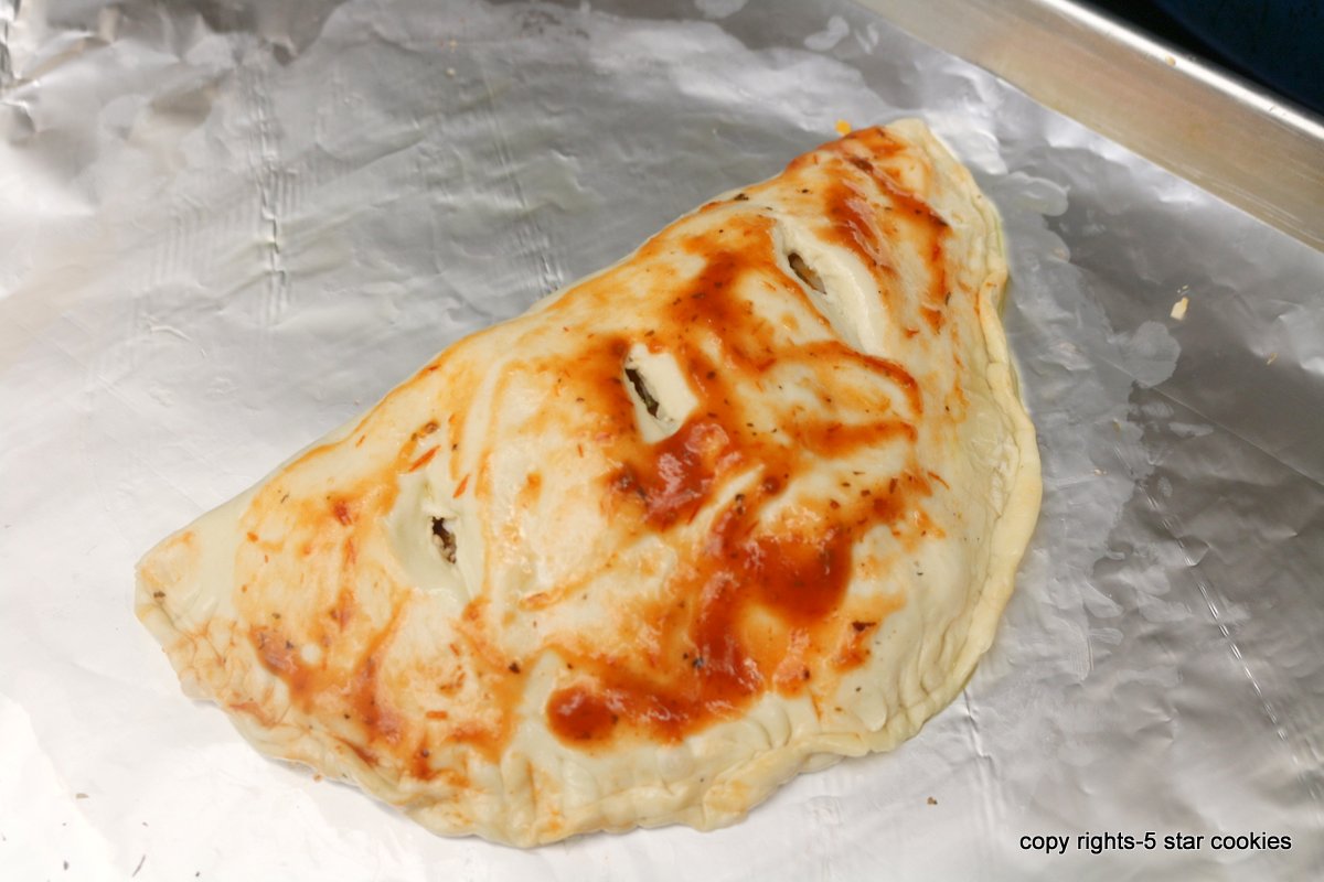 Easy Calzone Pizza Recipe - Italian Love - 5 Star Cookies