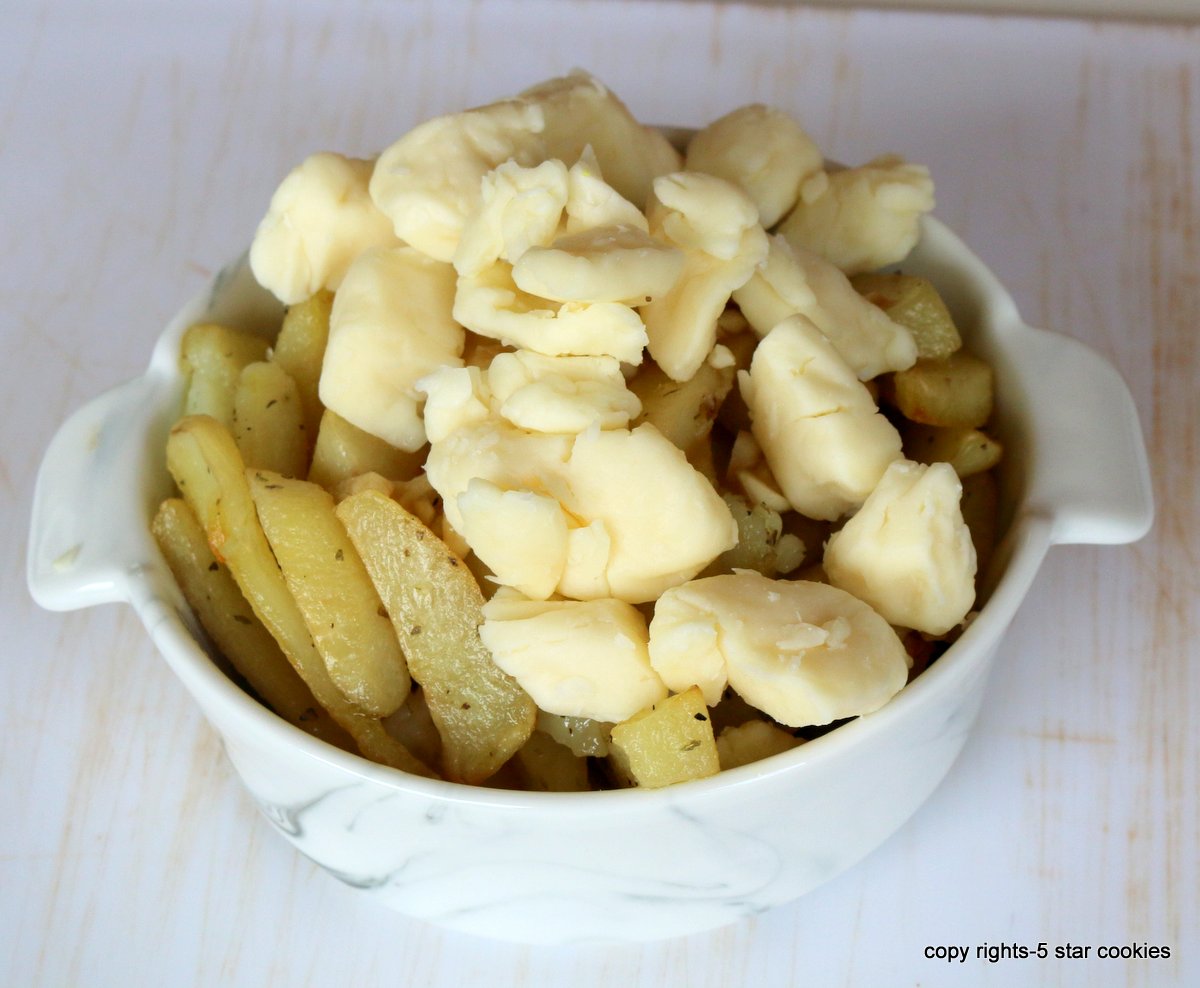 Poutine Recipe No 1 from Canada (Real Mess) - 5 Star Cookies